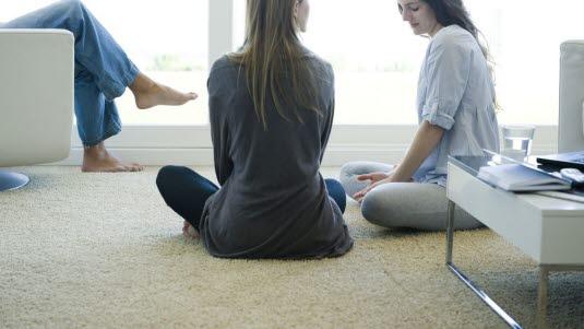 Vil kvinner som bor sammen få menstruasjon samtidig? - NHI.no